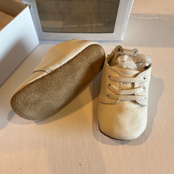 Robeez | Shoes | Robeez First Kicks White | Poshmark